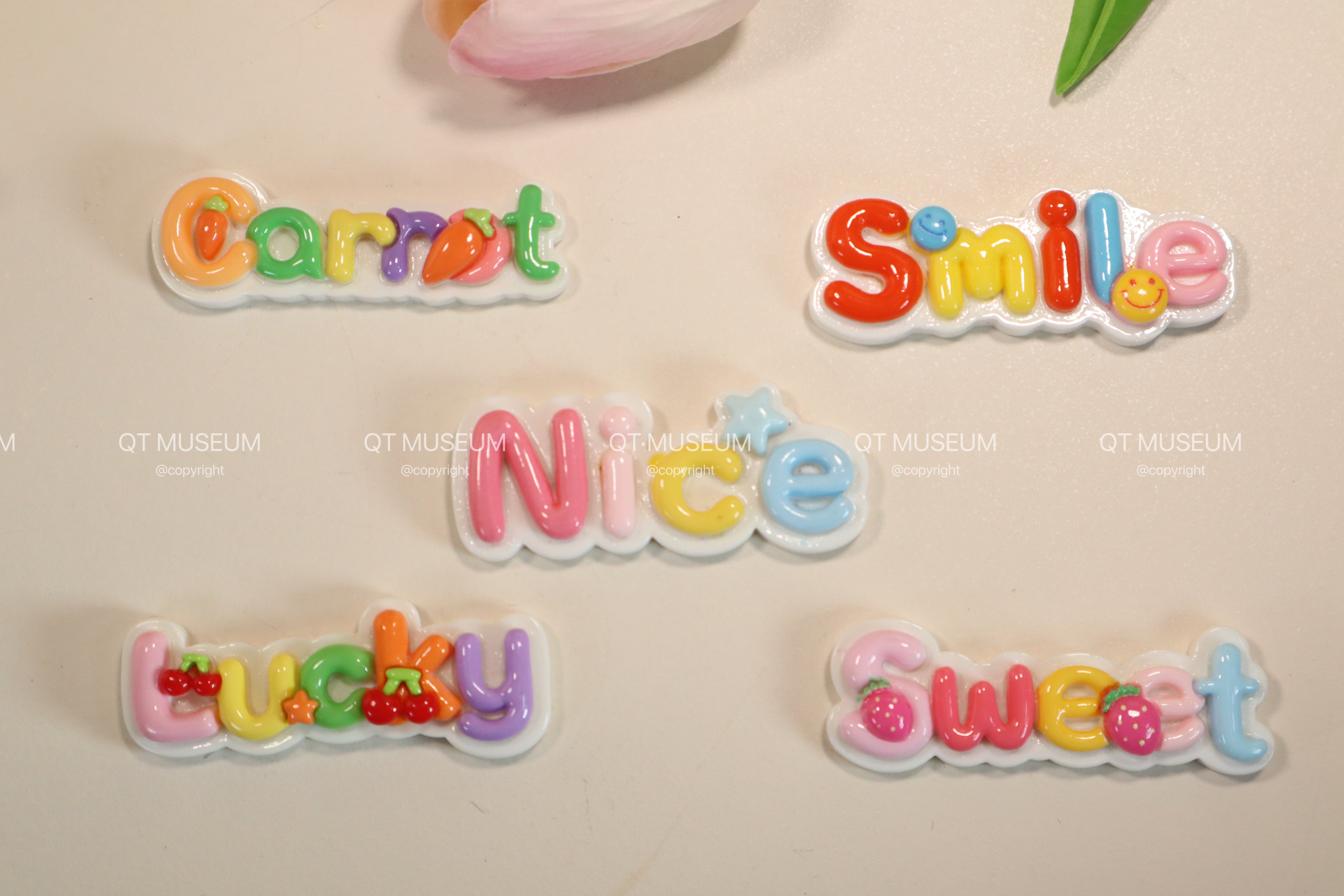 Cute Wordy World-Large – QT MUSEUM